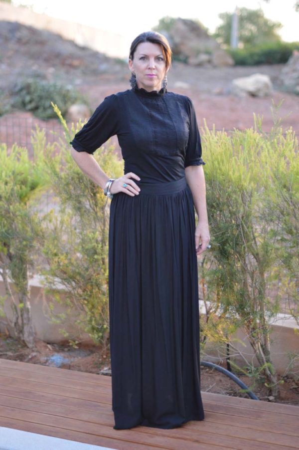 An outfit cliché: a simple gothic Halloween look Suzy Turner